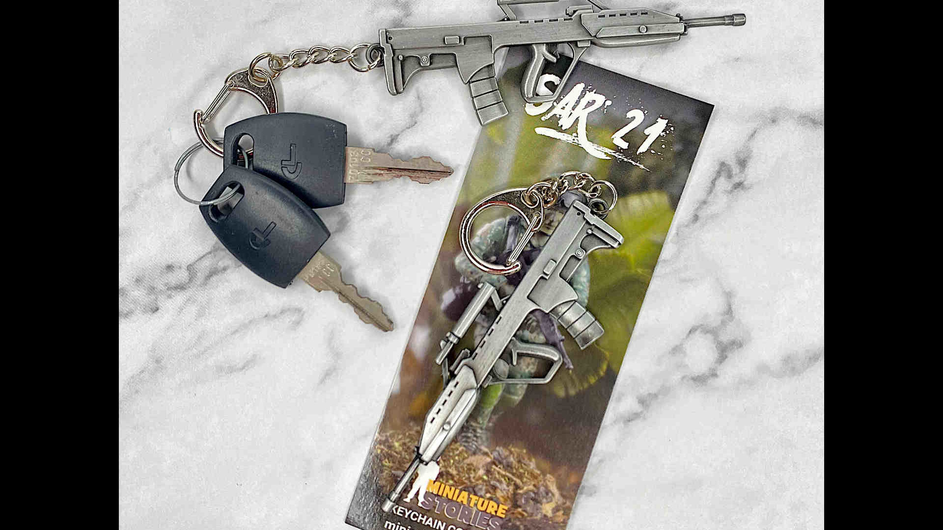 SAR 21 Keychain Made of Zinc Alloy - Miniature Stories